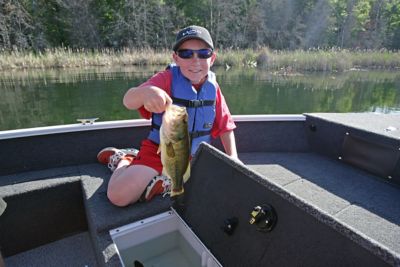 Lund® Angler 1650 - Best Value in 16 Foot Family Fishing Boats