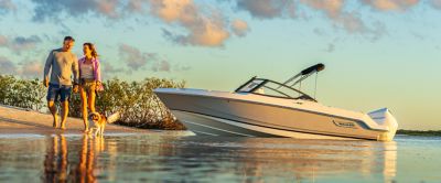 Boston Whaler 210 Vantage – Dual Console Boat Models | Boston Whaler