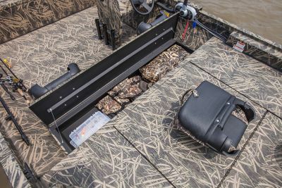 Crestliner Fishing Boats |1860 Retriever Center Console