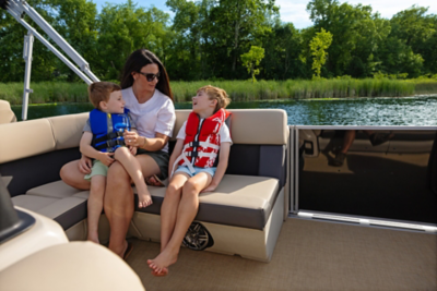 Cruiser 230 Tritoon | Harris Pontoon Boats