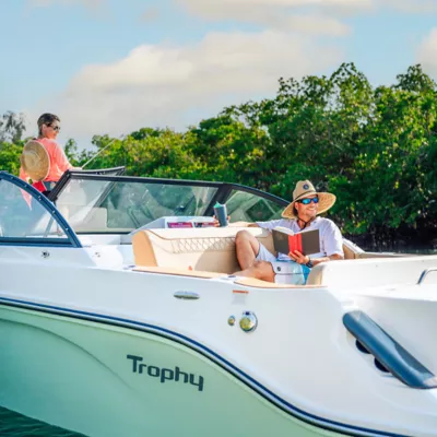 Deck Boats, Bowrider Boats, Center Console Boats | Bayliner