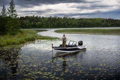 Crestliner Fishing Boats | 1750 Fish Hawk Walkthrough