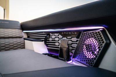 Crowne SL 250 Tritoon | Harris Pontoon Boats