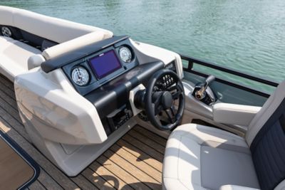 Solstice 230 Tritoon | Harris Pontoon Boats