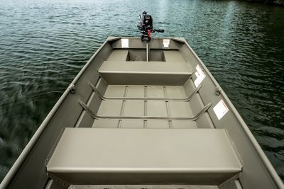 Lund® Jon Boat 1240 - 11 ft Utility Boat for Fishing and Hunting